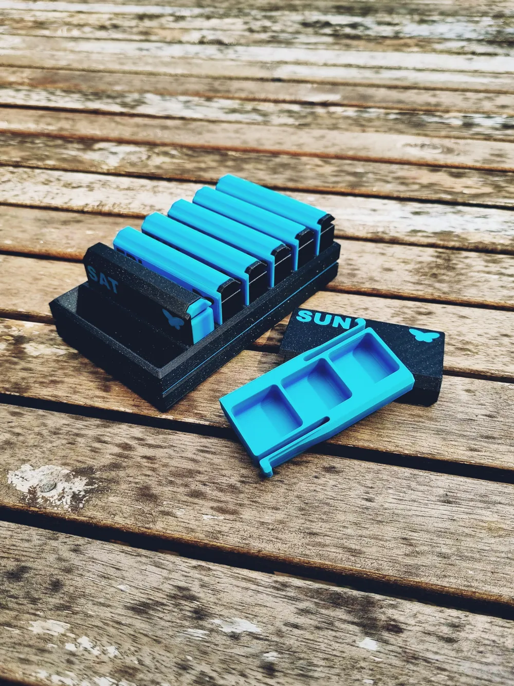 Weekly Medicine Organizer by Custom Kas MakerWorld: Download Free 3D Models