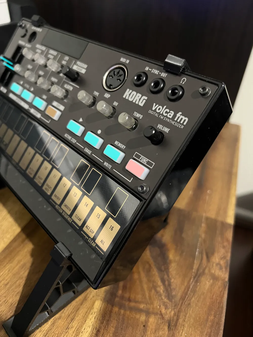 Korg Volca Series Honeycomb Stand by Jackalolz - MakerWorld