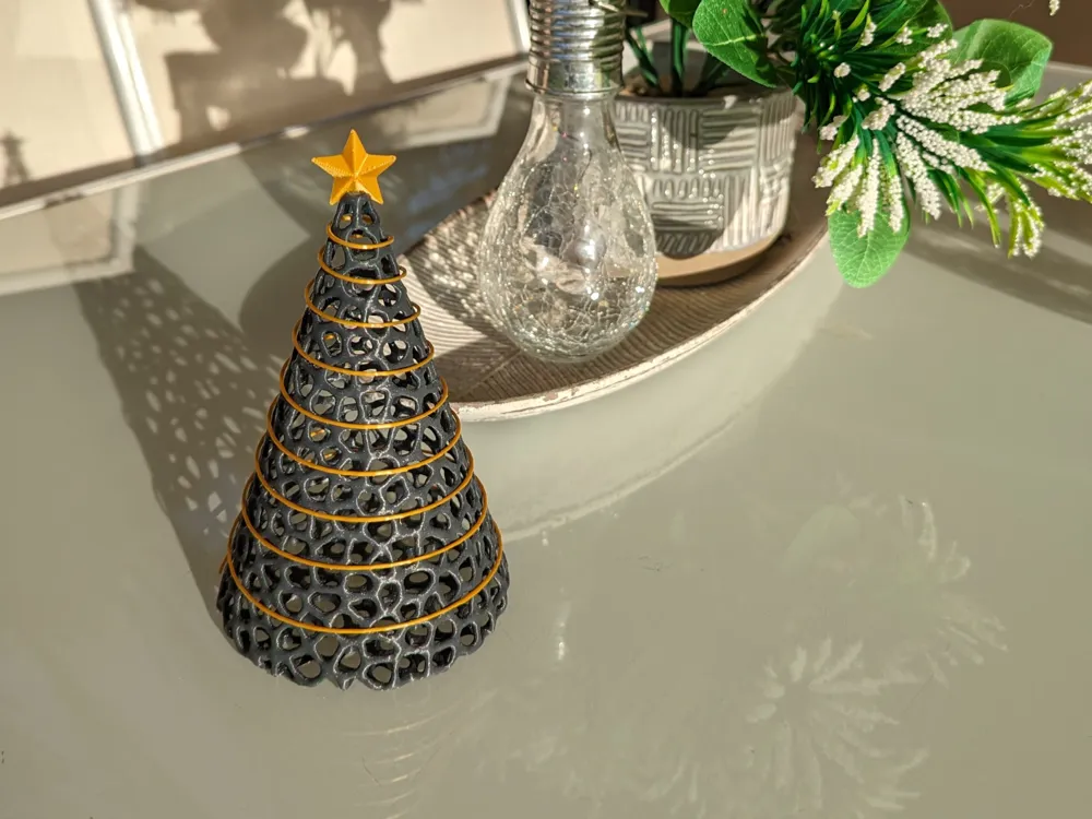 Voronoi Christmas Tree | Fully 3D printed! by custom3dmodels - MakerWorld