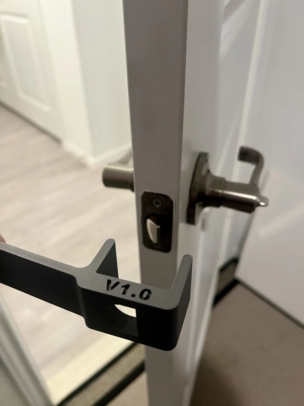 Gap Guard — Easy Door Latch by NotAnApache MakerWorld: Download Free 3D ...