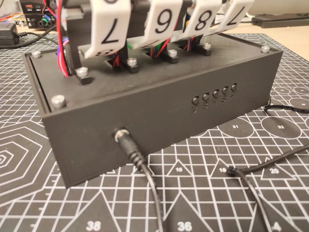 Pinball style Clock by Keppes MakerWorld: Download Free 3D Models