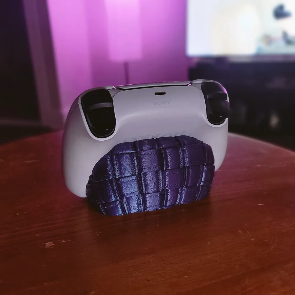 PS5 CONTROLLER HOLDER || LEATHER STRAP PATTERN by UnchainedHobbies ...