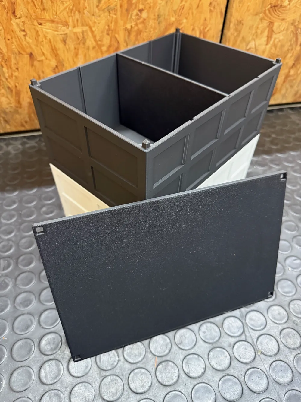 Divider for small stackable boxes, containers by roger.rhb - MakerWorld