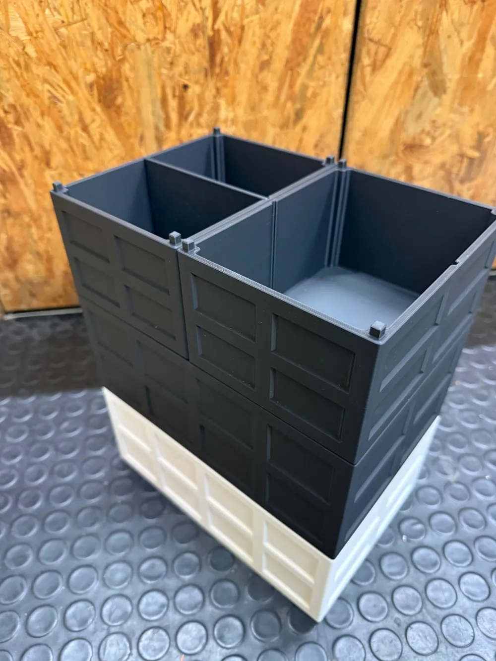 Divider for small stackable boxes, containers by roger.rhb - MakerWorld