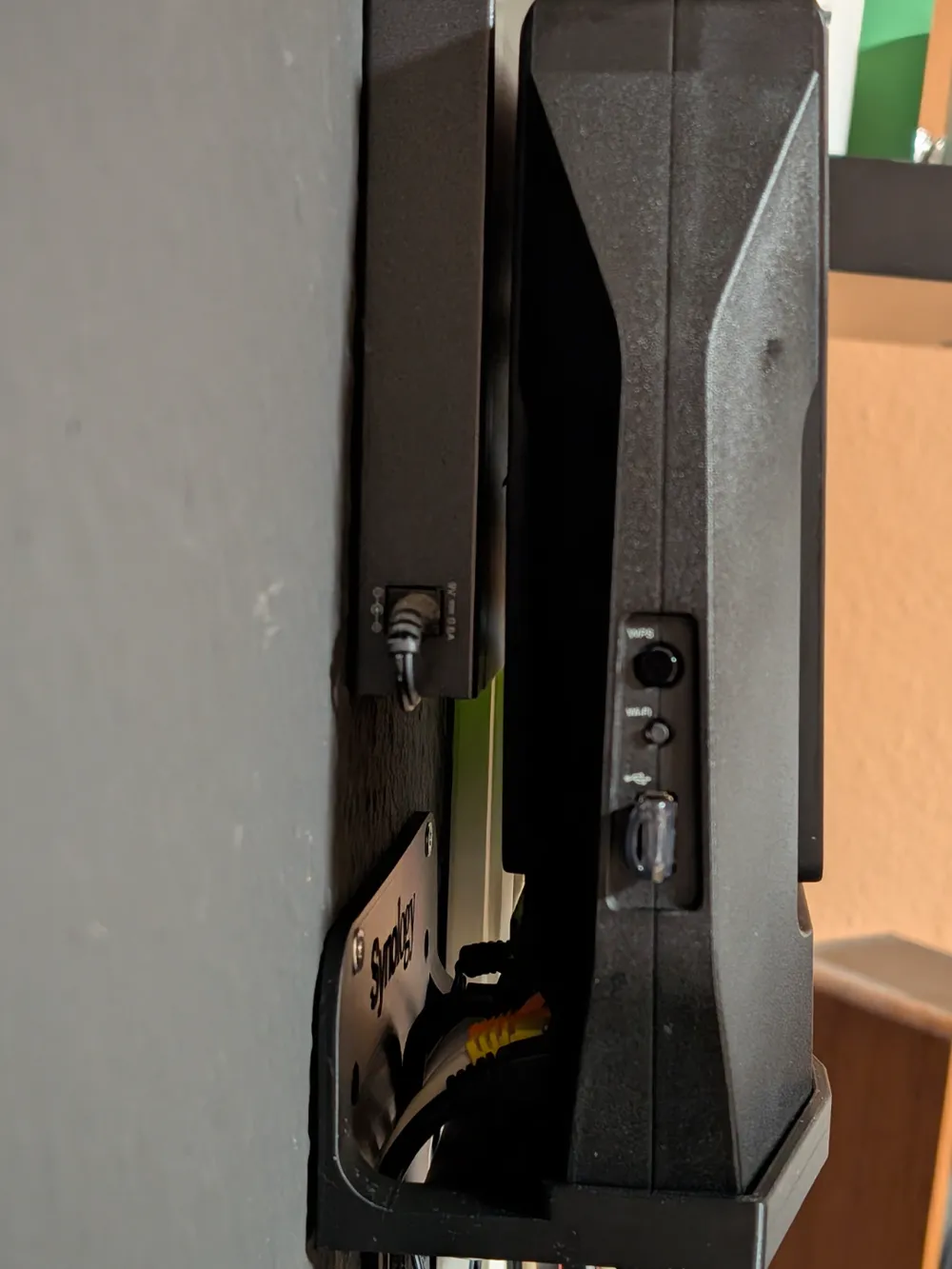 Synology WRX560 Wall Mount by BaschDE - MakerWorld