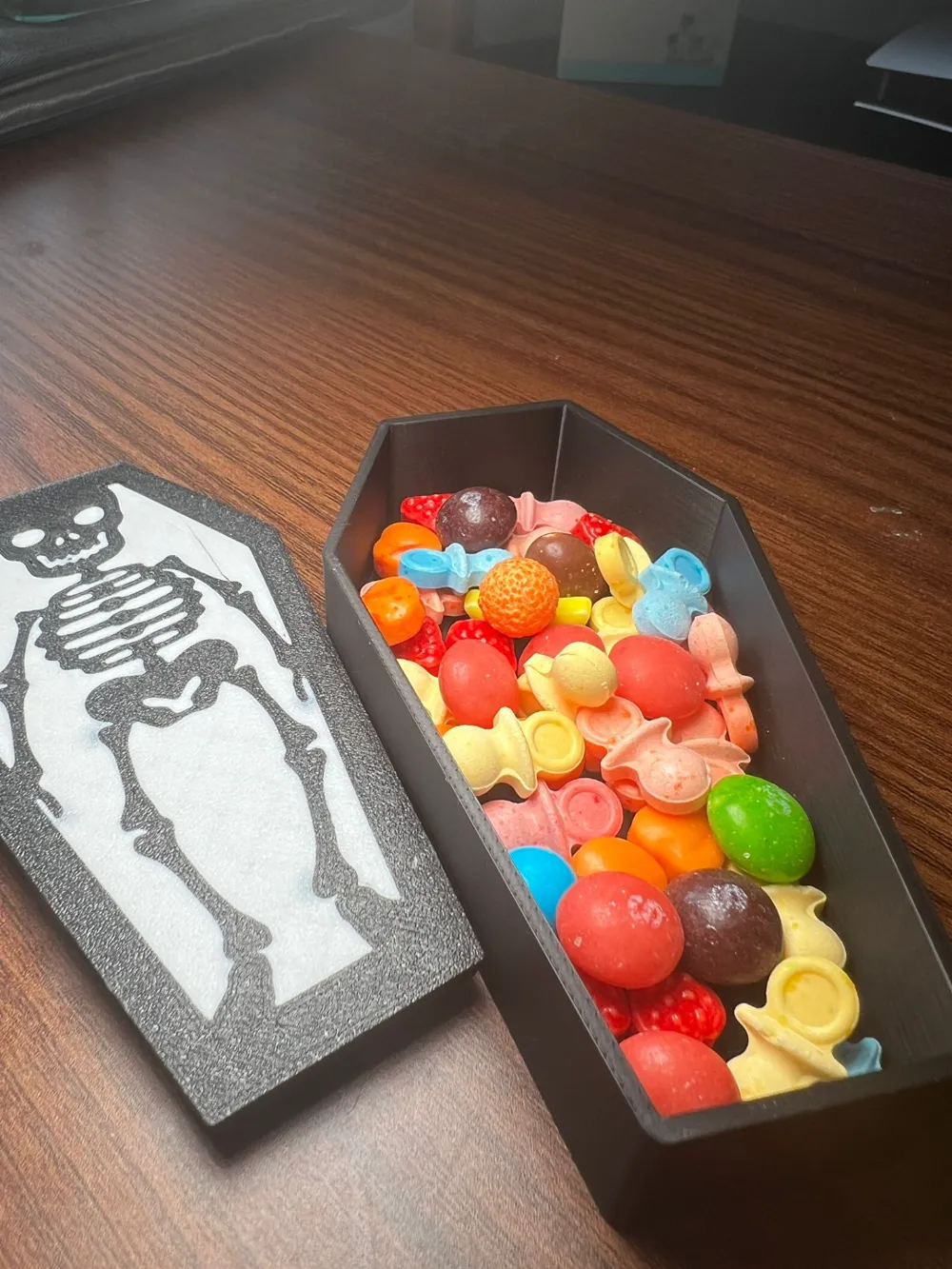 Halloween Coffin candy holder - Free 3D Print Model - MakerWorld