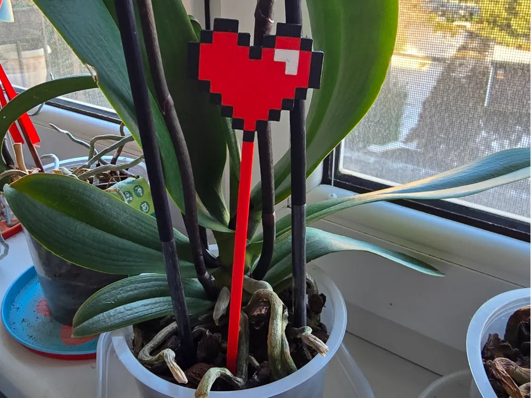 Pixel Heart Plant Pick - Free 3D Print Model - MakerWorld