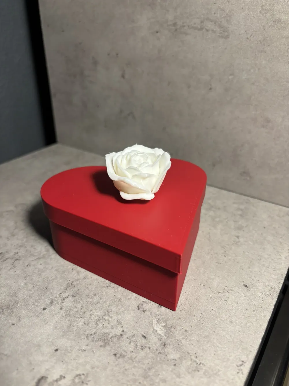 Valentines Rose Gift Box - Free 3D Print Model - MakerWorld