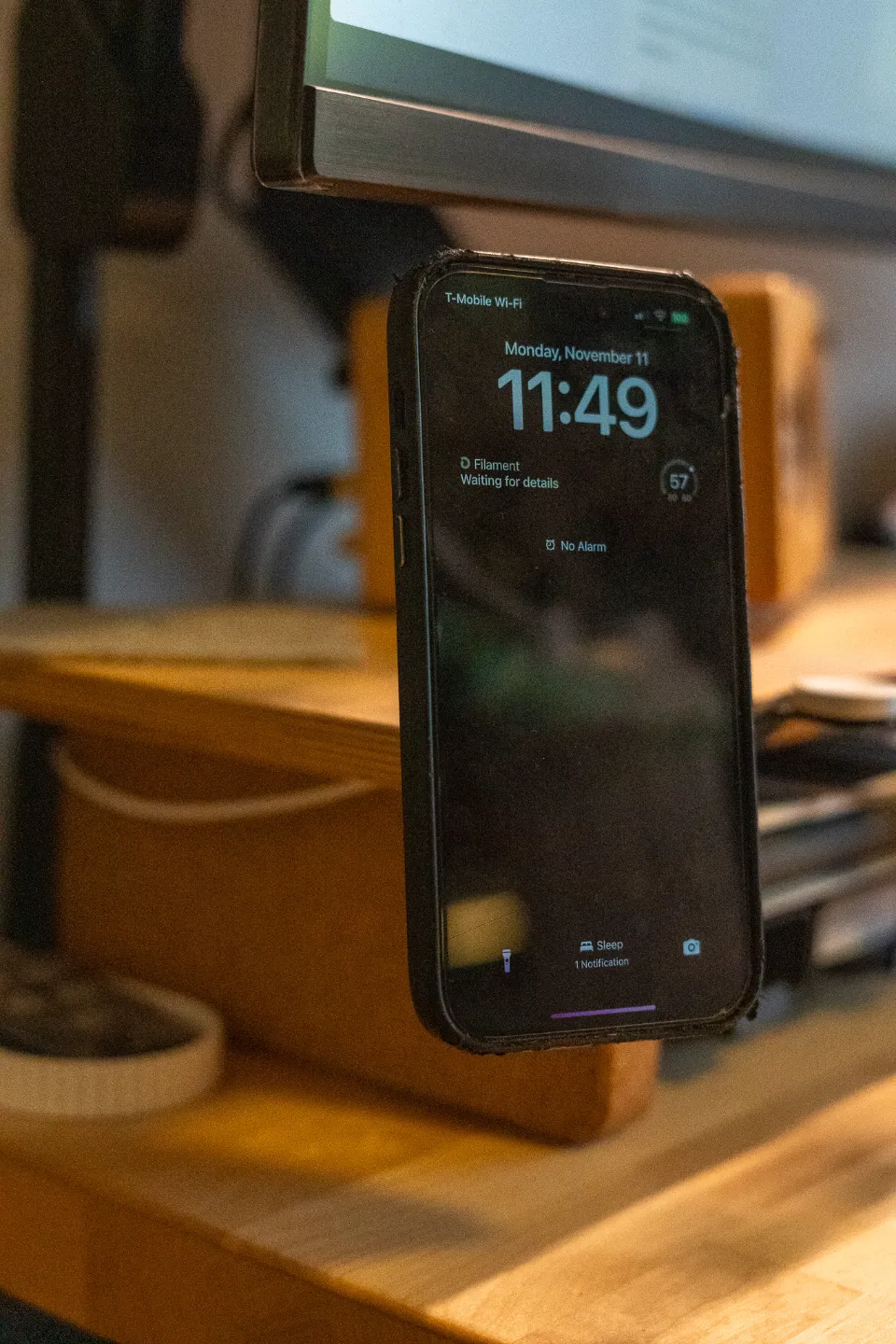 Minimal Magsafe desk attachment by Dave - MakerWorld