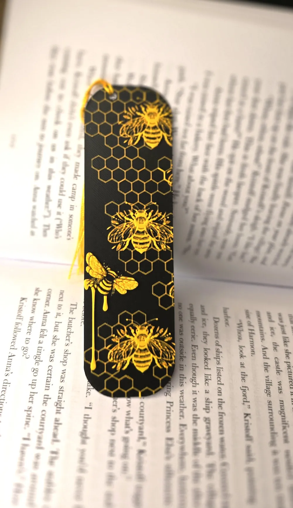 Dripping Gold – Honeycomb Bookmark - Free 3D Print Model - MakerWorld