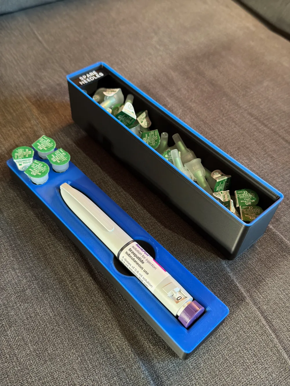 Gridfinity Mounjaro Pen Holder and Needles Tray by Richard MakerWorld ...