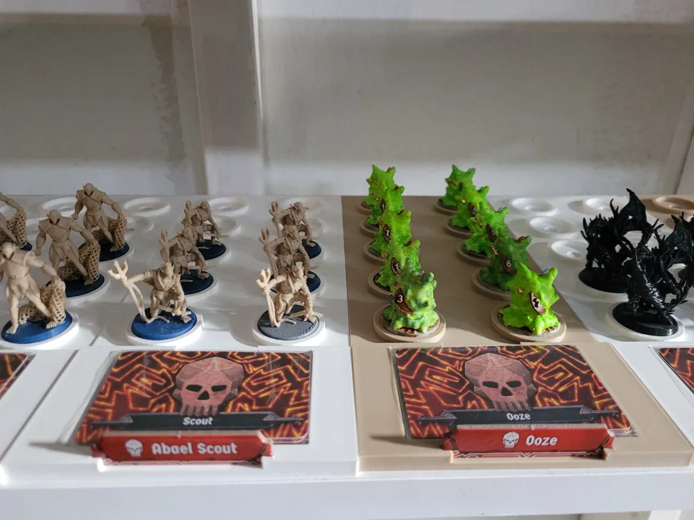 Frosthaven/Gloomhaven Mini+Card Holder - Free 3D Print Model - MakerWorld