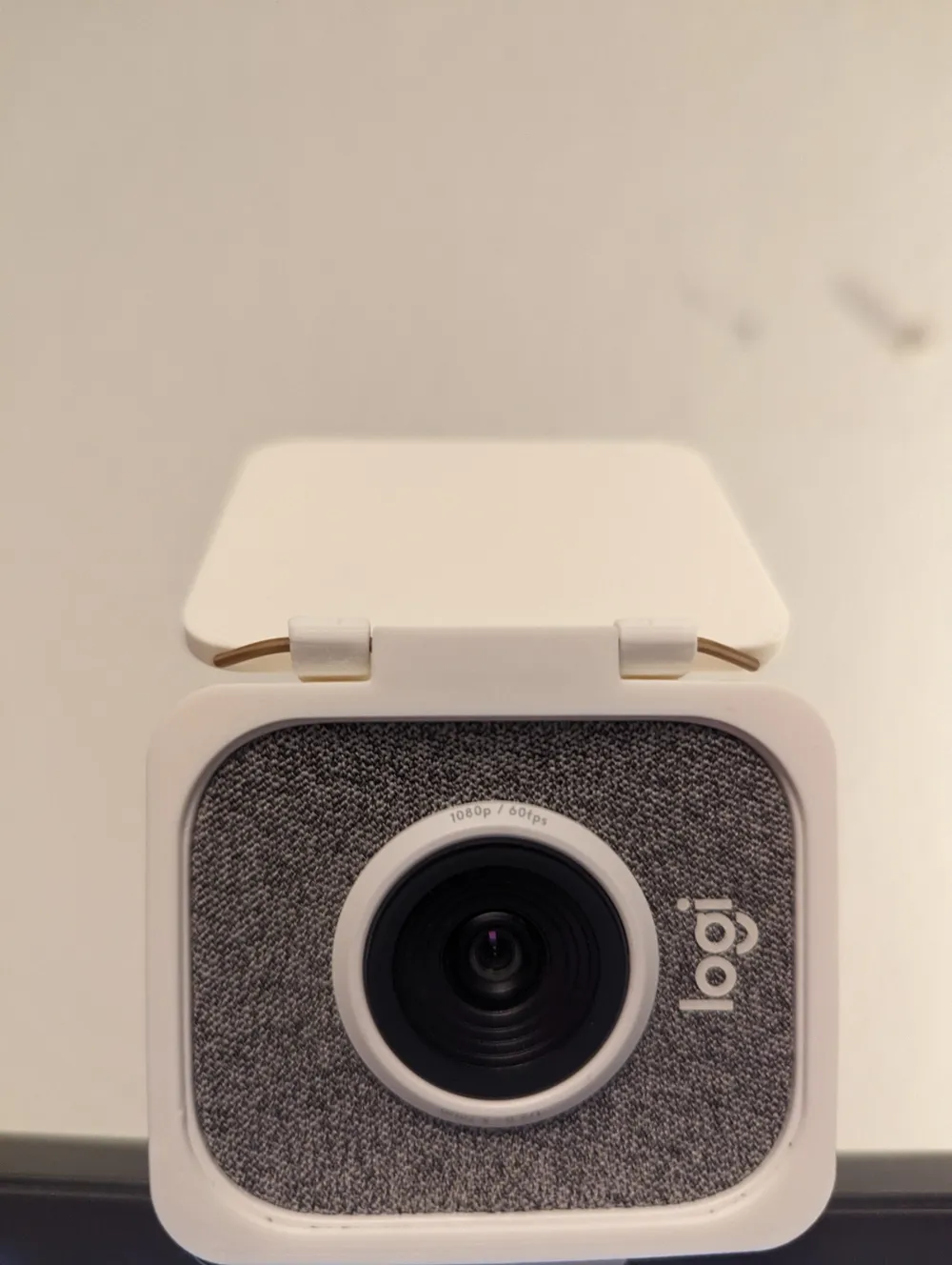 Logitech Streamcam C960 Privacy Cover Remixed by panda420 - MakerWorld