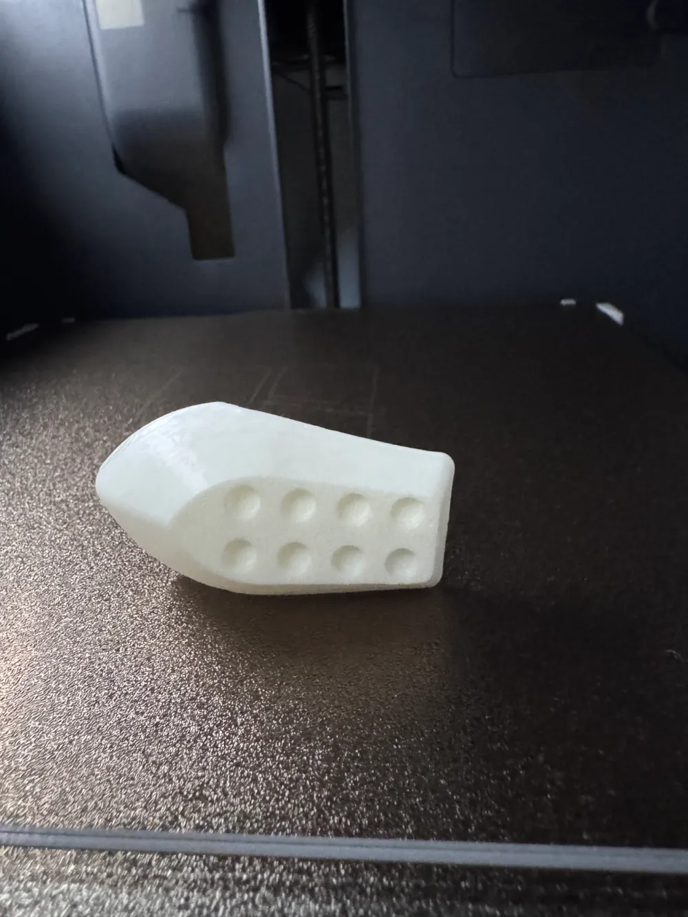 Brick Compatible building model benchy (2x4 holes) by Smart3d - MakerWorld