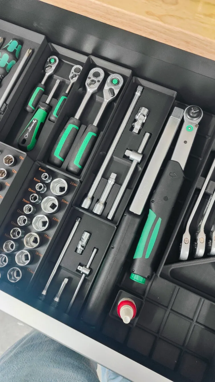 Gridfinity 3/8" socket drive extensions holder by Llama16 - MakerWorld