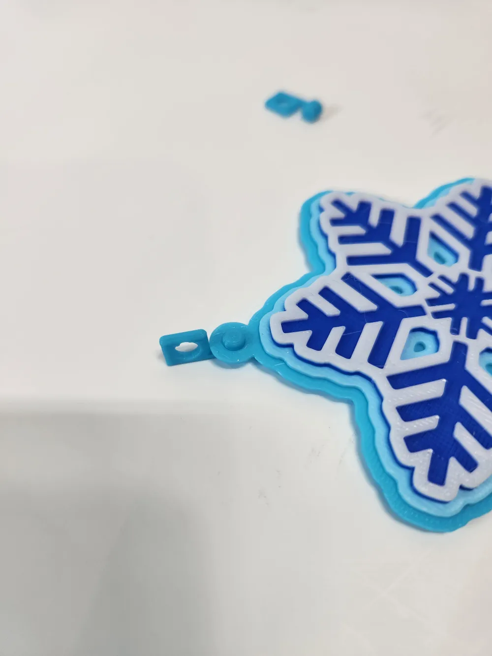 Adornos de Navidad con copos de nieve ornamentados / Decoraciones ...