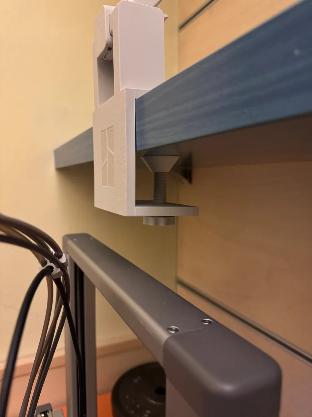 External filament holder clamp for A1 and A1m by Andrea Gasperetti ...