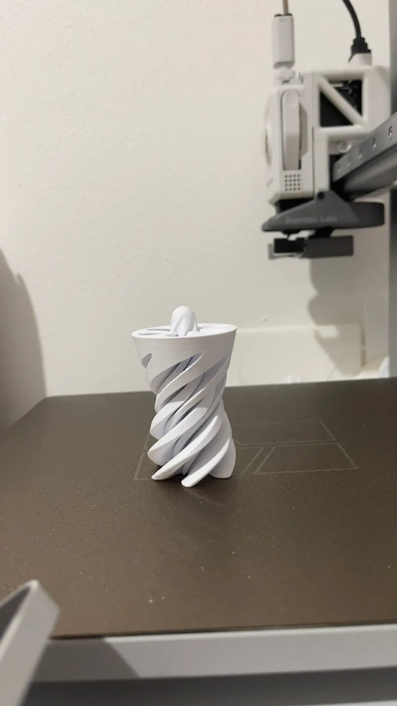 Impossible Pyramid Passthrough by 3D Lab Gionny - MakerWorld