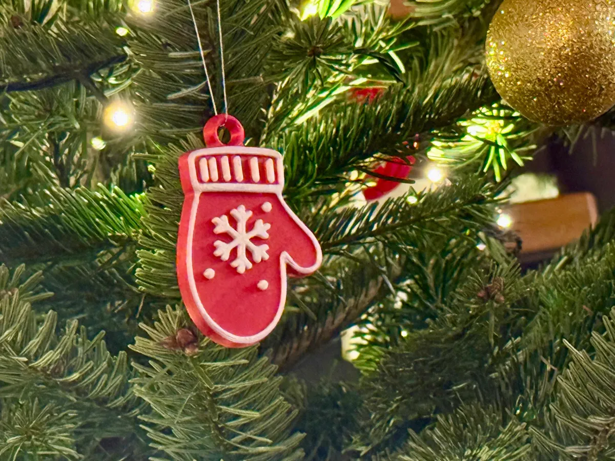 Christmas glove ornament - Free 3D Print Model - MakerWorld
