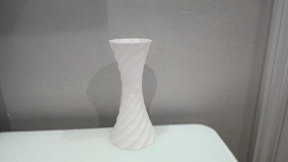 Twisted Vase v2 by Maxx Johnson - MakerWorld