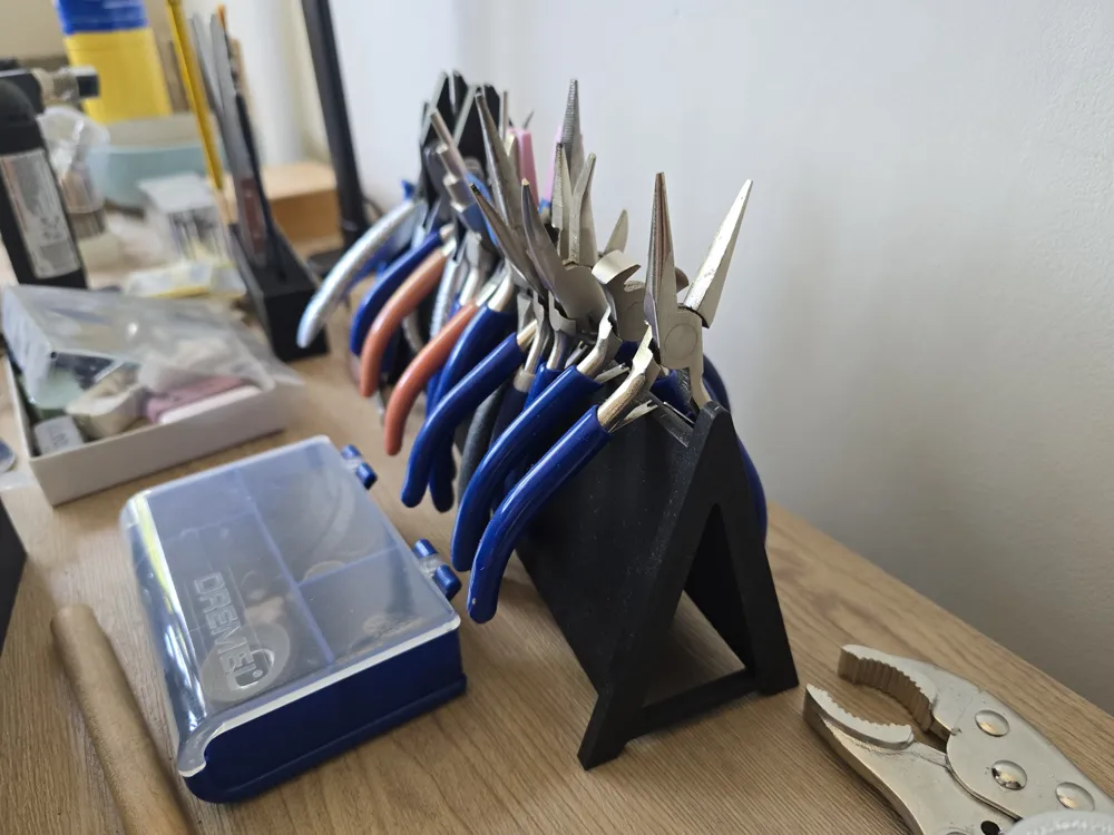 Pliers Stand by Norbert MakerWorld: Download Free 3D Models