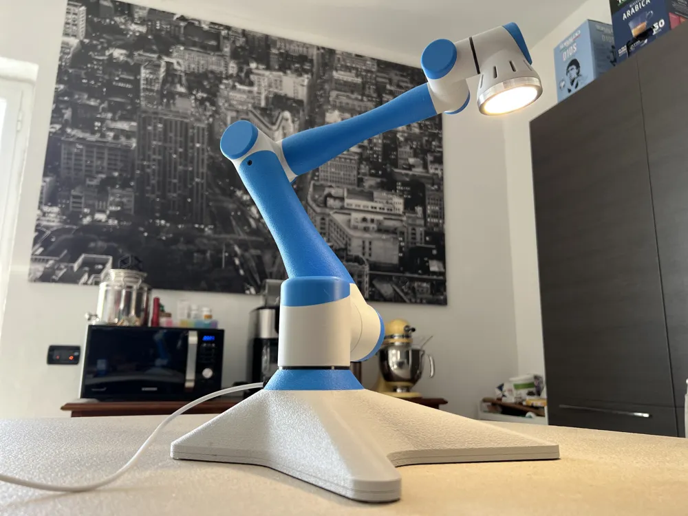 YARAL: the over-engineered LED Lamp Kit 001 by liftbag MakerWorld ...