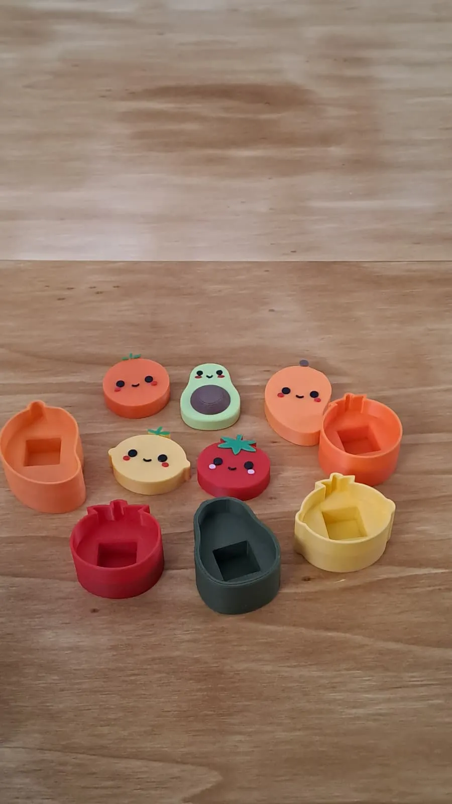 Cute tomato clicker fidget toy - Free 3D Print Model - MakerWorld