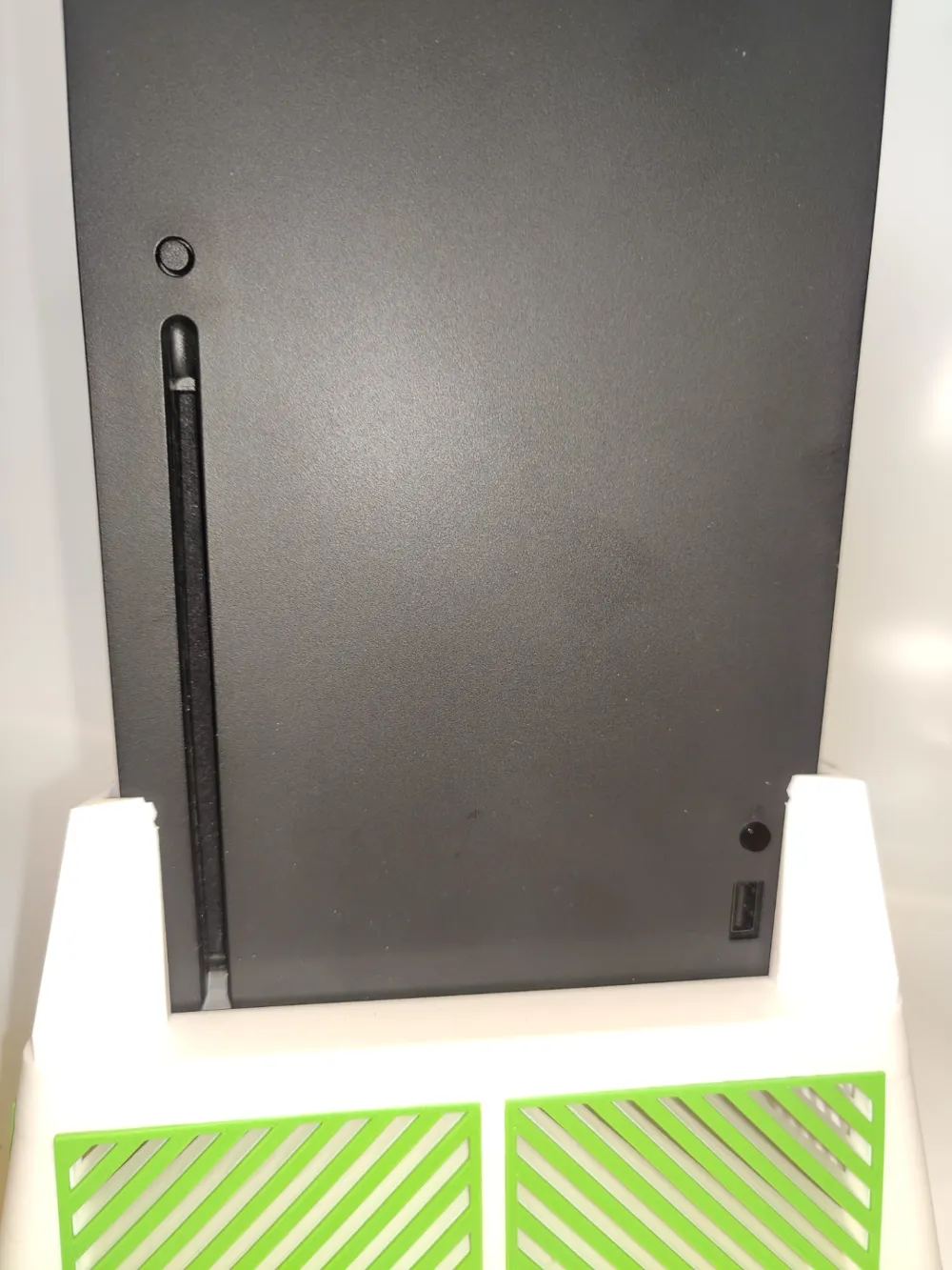 Xbox Series X Stand by 3D.omi - MakerWorld