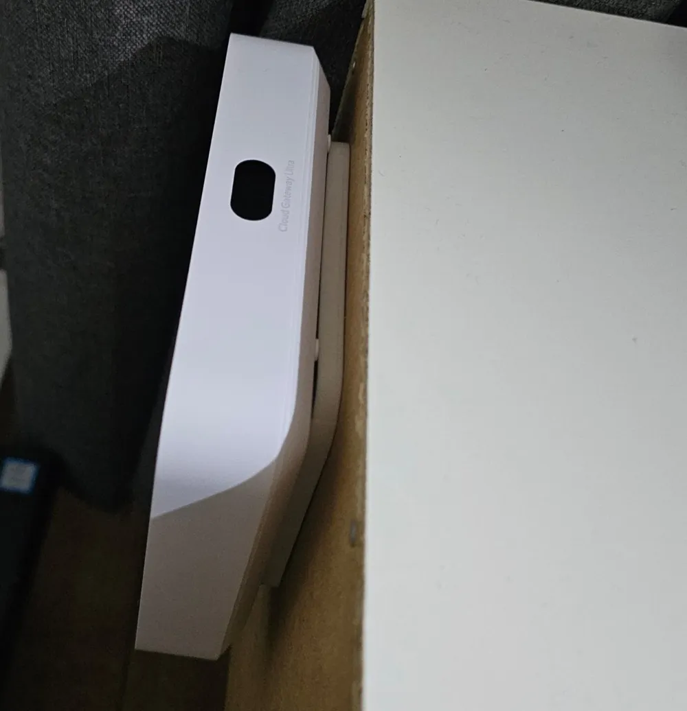 Ubiquiti Cloud Gateway Ultra Floating Magnet Mount by Frenksonprints ...