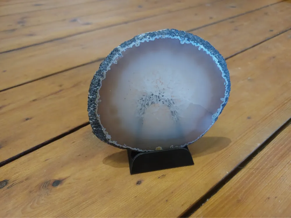 Geode Slice Stand by DJL07 - MakerWorld