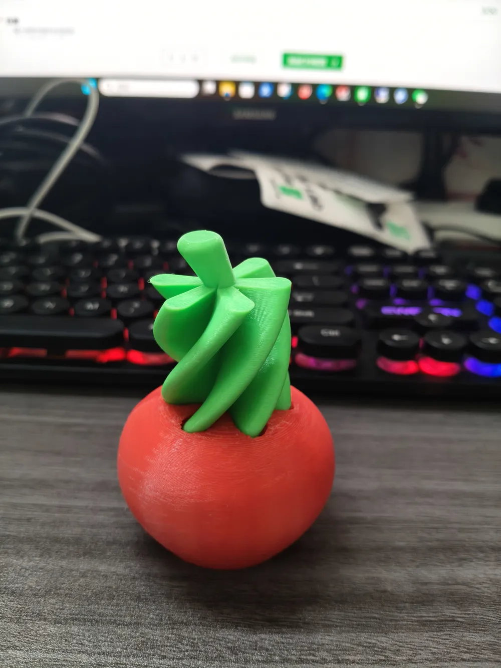 Tomato Twist Fidget Toy - Free 3D Print Model - MakerWorld