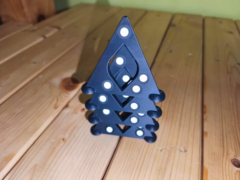 scanning pyramid by lukas.vavra MakerWorld: Download Free 3D Models