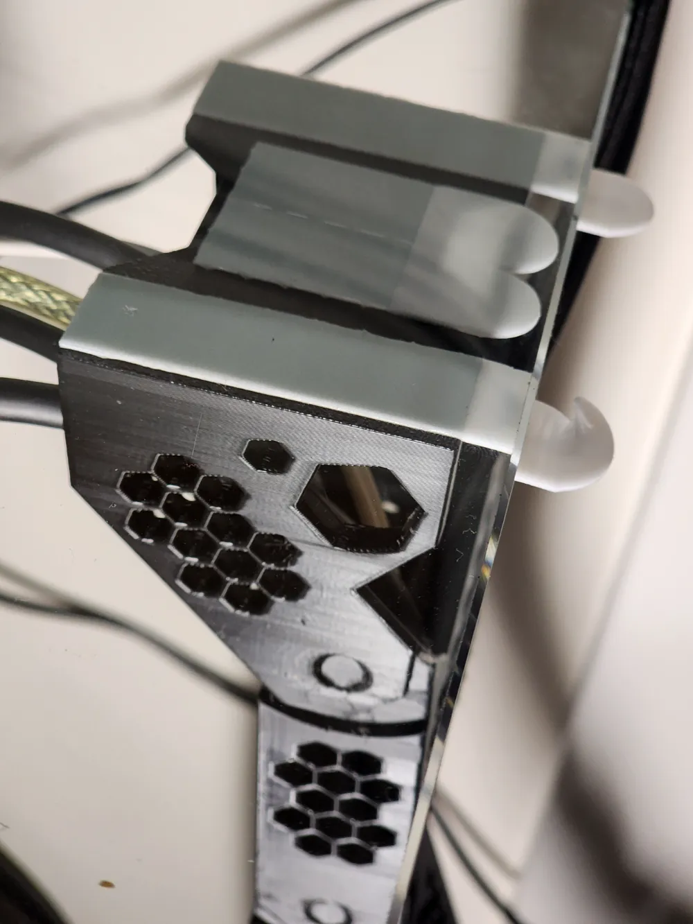 Cable Chain Under Desk for 3M Command Strips Remixed by DaveyJohnPrints ...