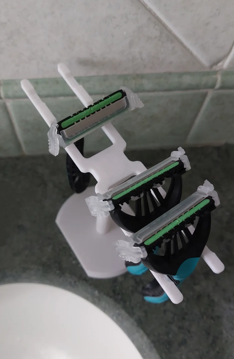 Razor Blade Holder by Luca Dilo - MakerWorld