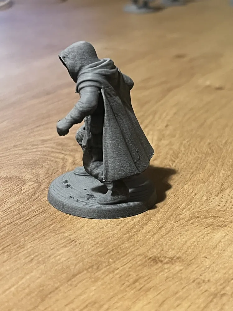Miniature thief by lagalerylab MakerWorld: Download Free 3D Models