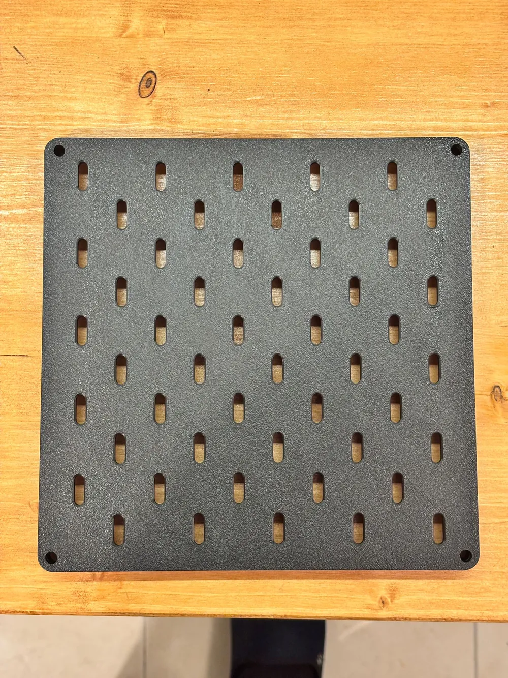 Skadis plate 220x220 with spacers - P1S - Free 3D Print Model - MakerWorld