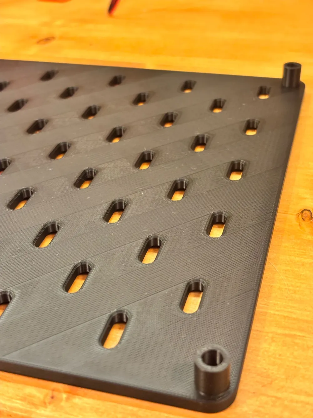 Skadis plate 220x220 with spacers - P1S - Free 3D Print Model - MakerWorld