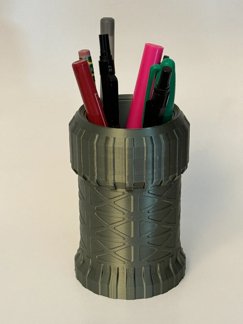 Collapsable Pencil Pod - Iris Pen and Pencil Case by MottN MakerWorld ...