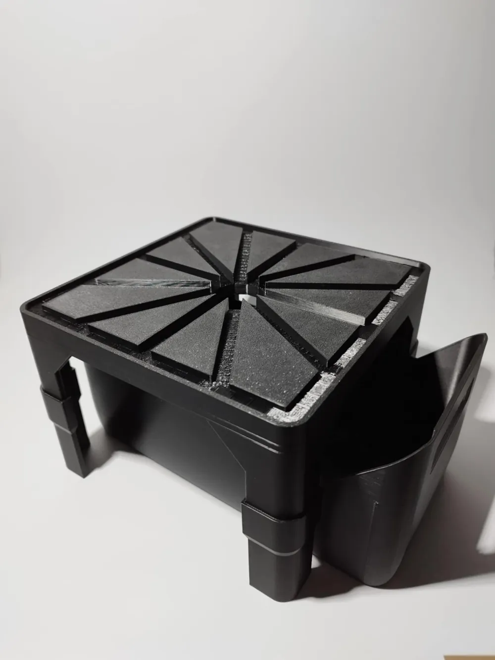 Drain Plant Stand – Watering & Flushing Table - Free 3D Print Model ...