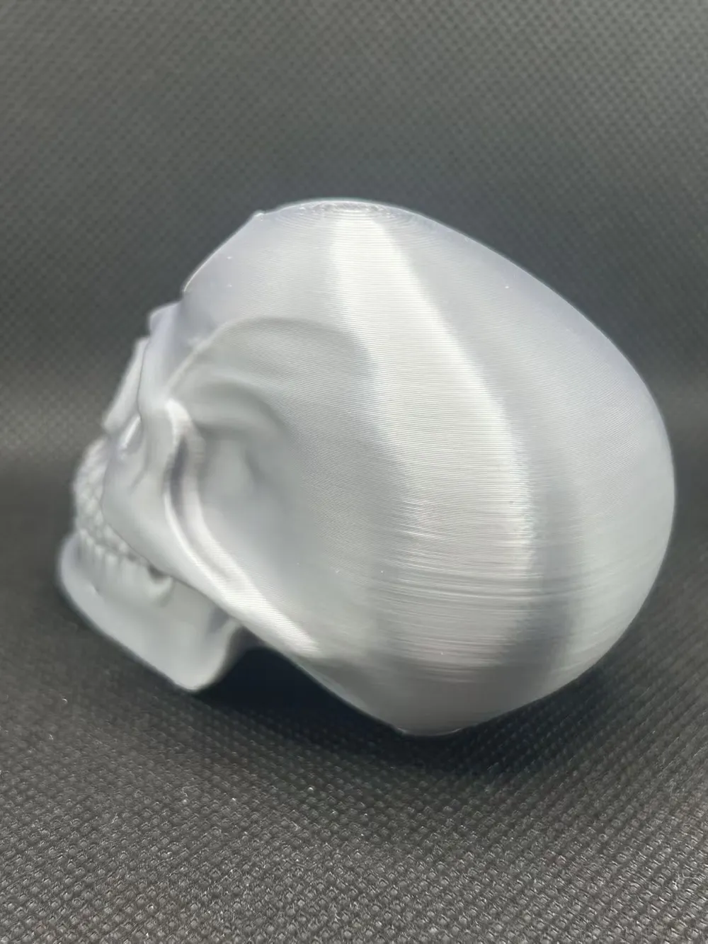 Heart - Shaped Skull Figurine - Free 3D Print Model - MakerWorld