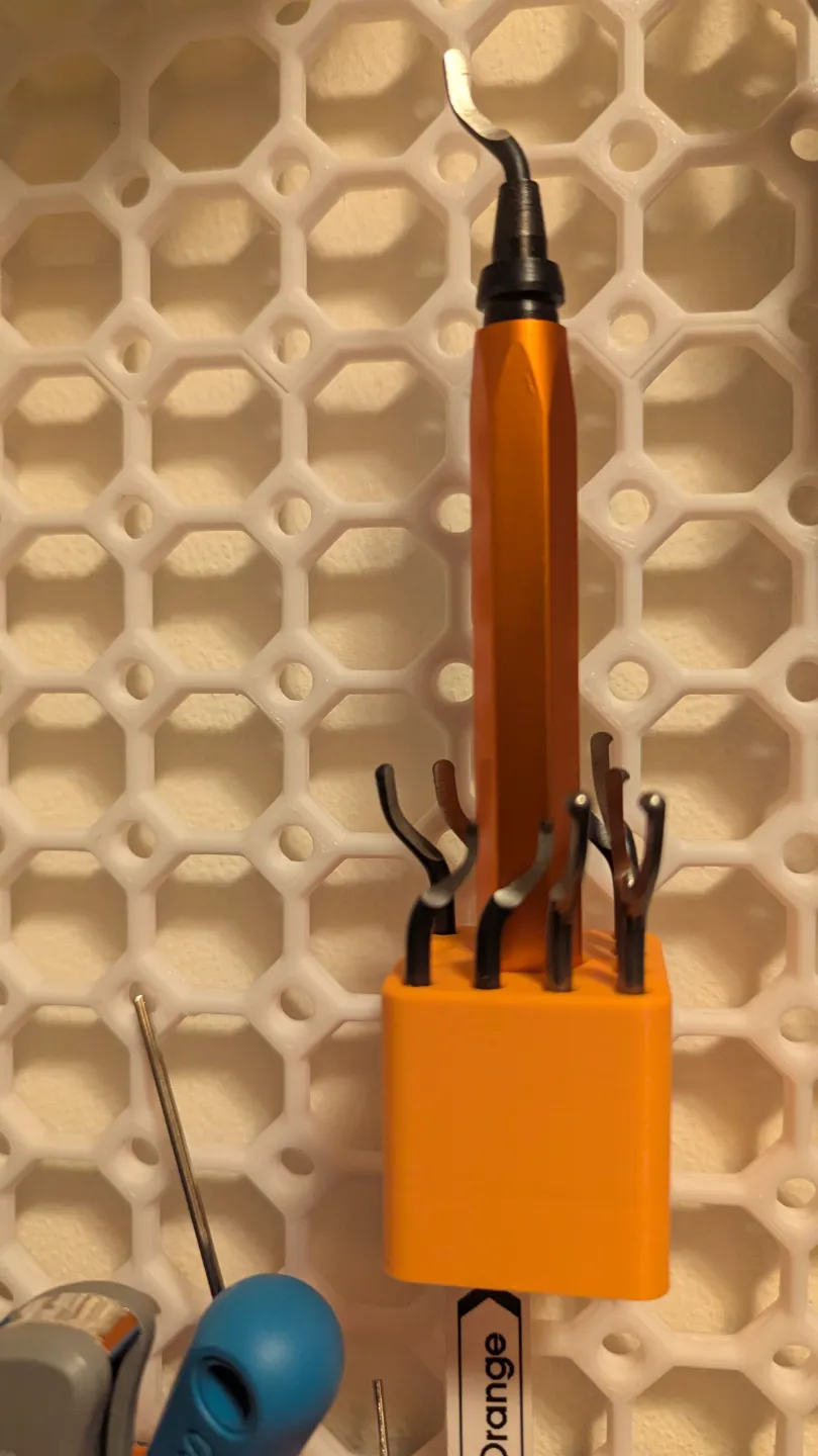 Deburring tool holder for Multiboard by Spackonaut - MakerWorld