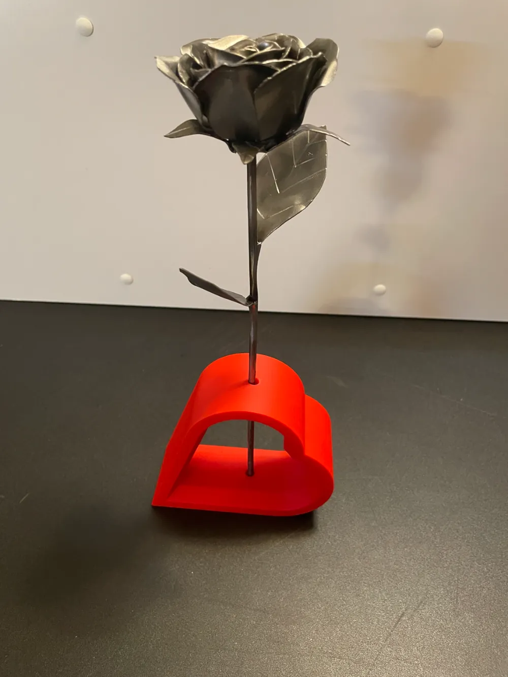 Heart Metal Rose Holder by Lilley Lab - MakerWorld
