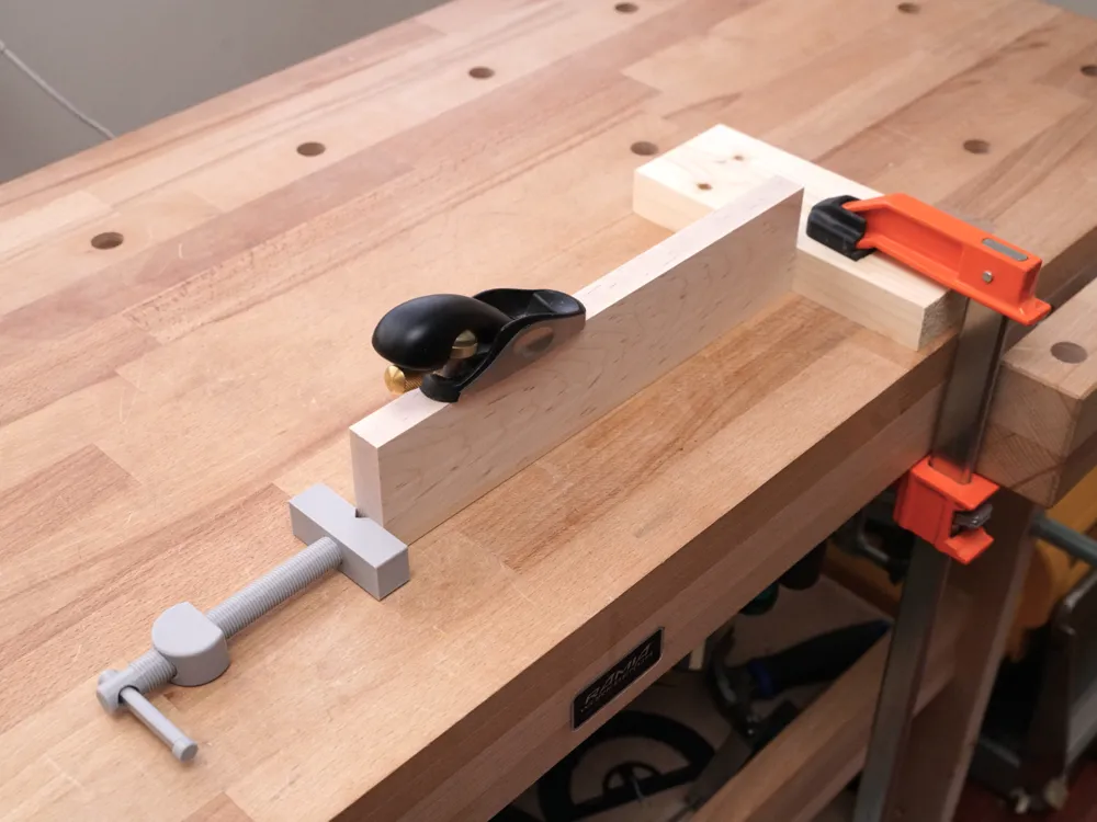 Bench Dog Clamp (3/4 inch / 19.05 mm) by jerf - MakerWorld