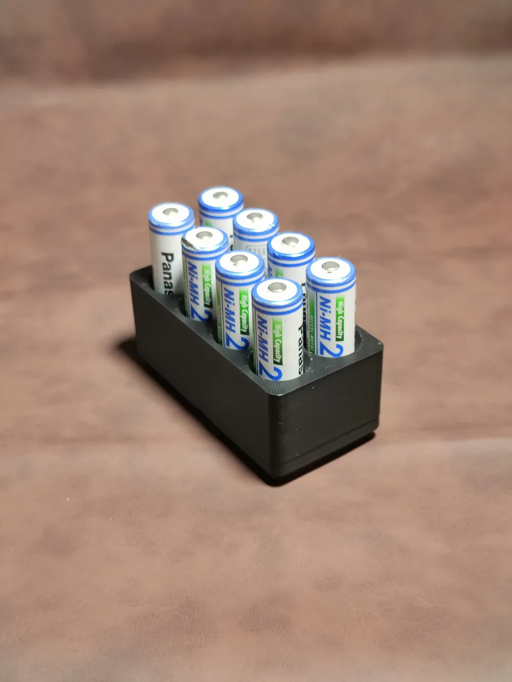 Soporte de baterías Gridfinity (2x1) para 8x pilas AA por 3DPrintWonder MakerWorld: Descarga ...