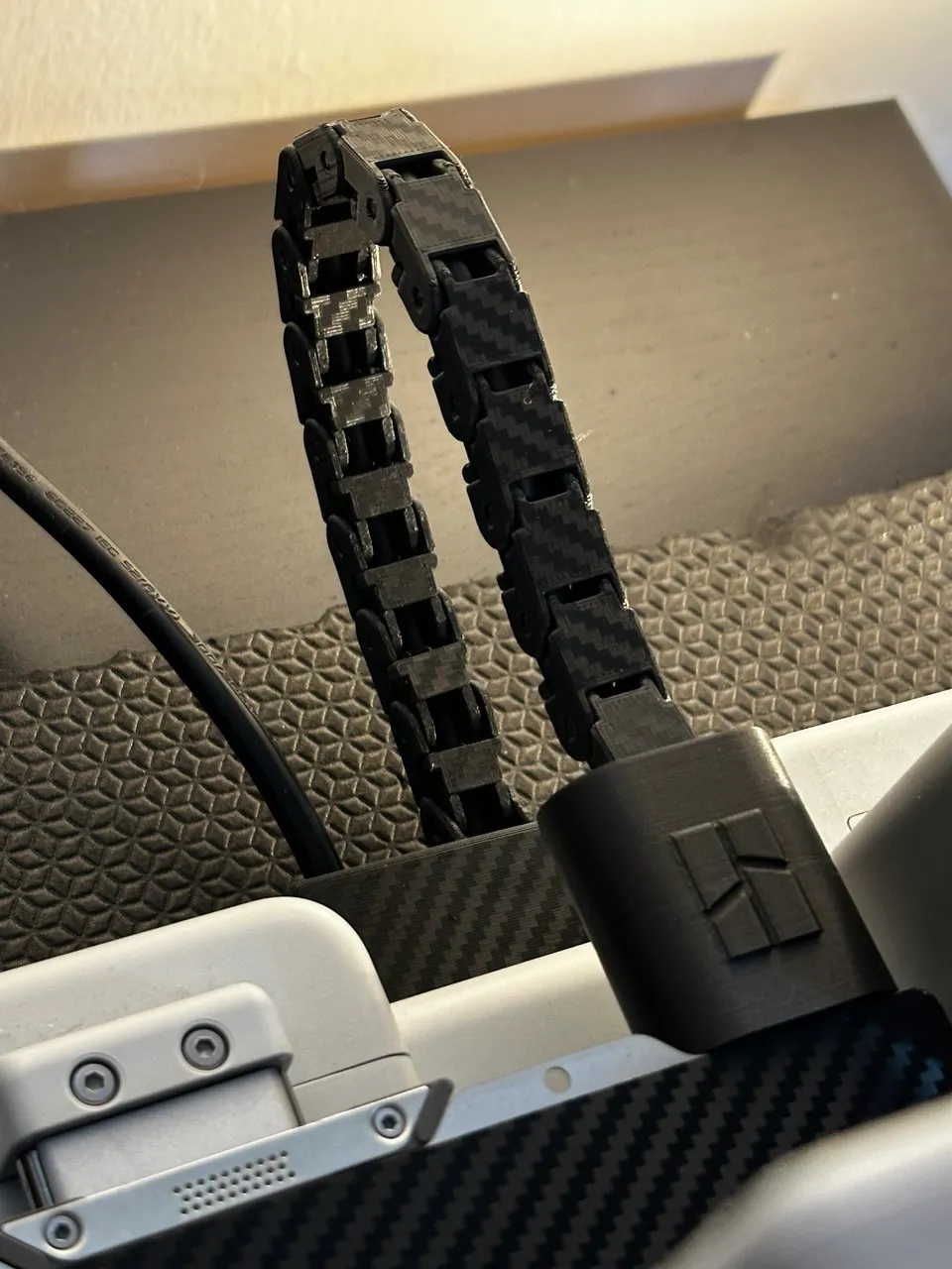 A1 mini Heatbed cable chain (with improved fit) - Free 3D Print Model ...