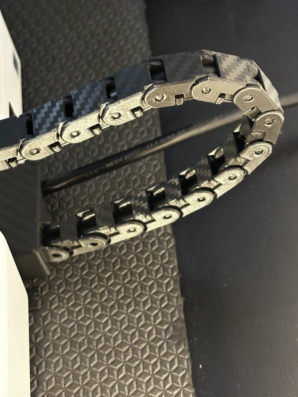 A1 mini Heatbed cable chain (with improved fit) - Free 3D Print Model ...