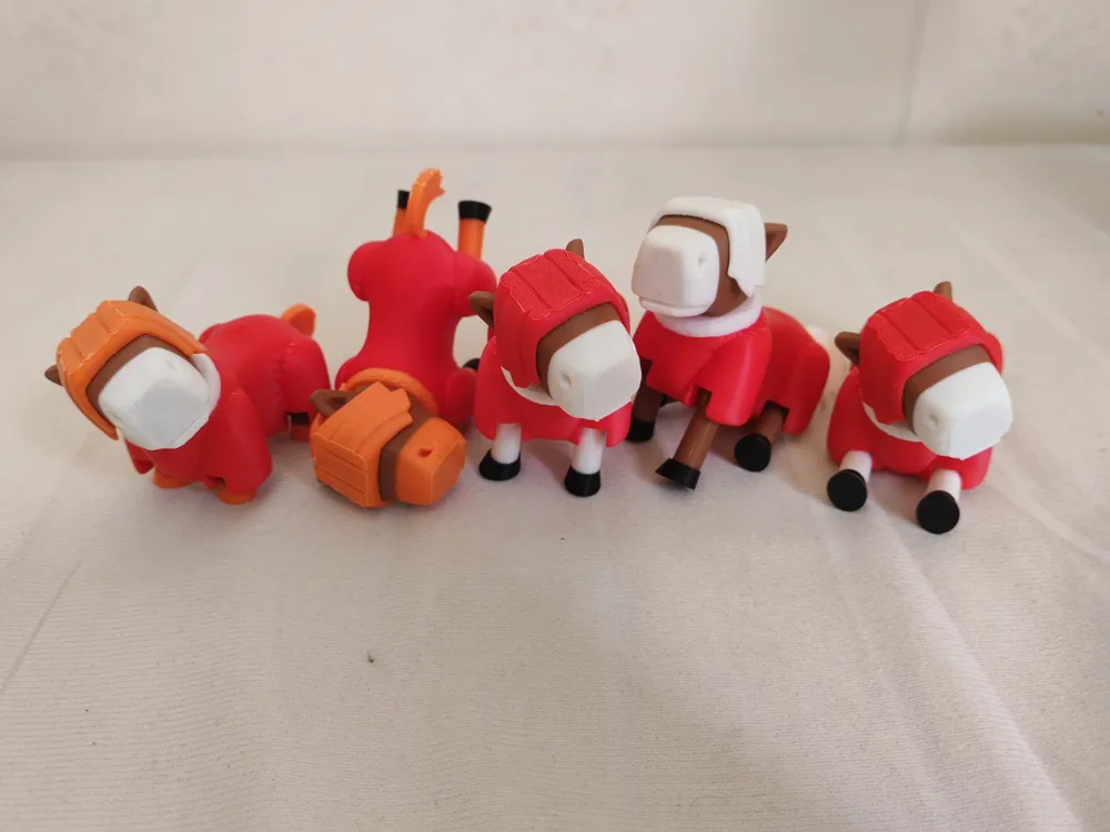 Neujahrs-Pony im Wintermantel – Kostenloses 3D-Druckmodell – MakerWorld