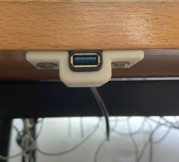 Attaching the USB port under the table by IllusionMakerWorld: Download ...