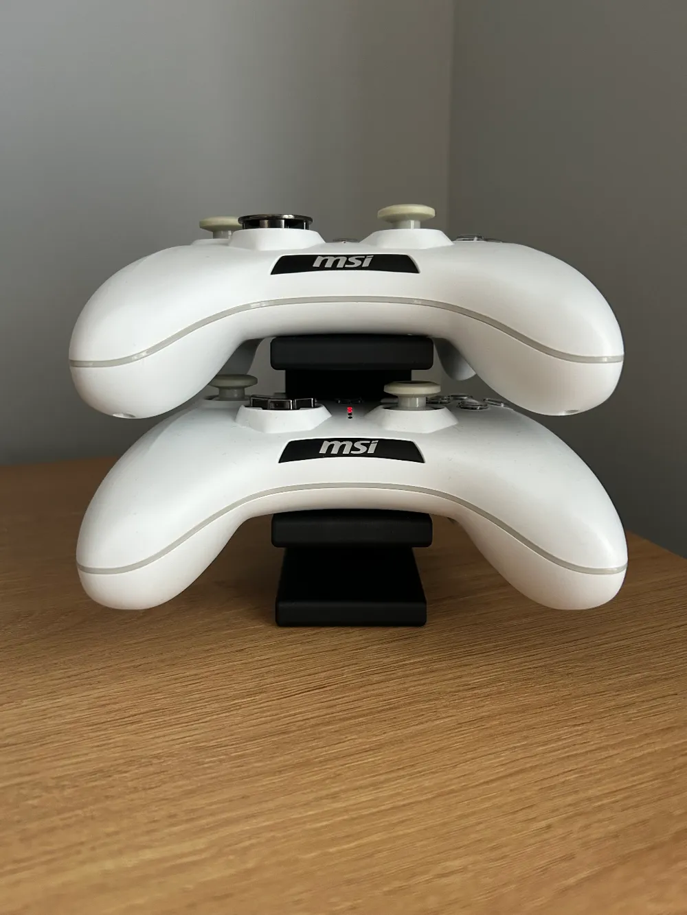 Dual controller stand for MSI Force GC30 V2 by azazello2k5MakerWorld ...