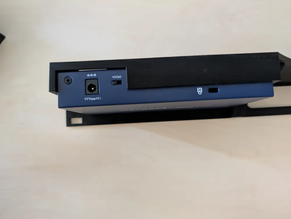 Netgear GS108 Rack Mount - Free 3D Print Model - MakerWorld